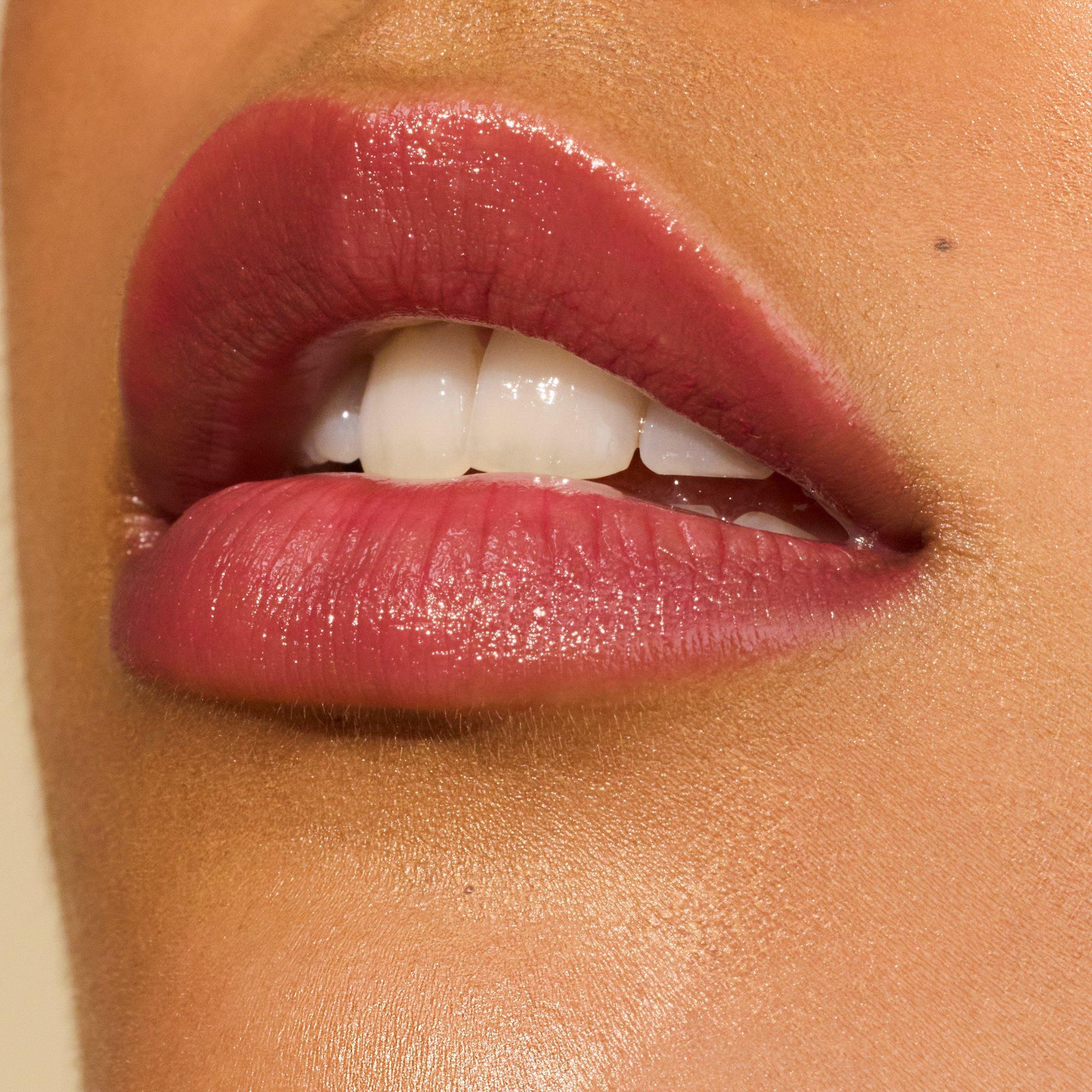 Kupite essence Disney Winnie The Pooh Lip balzam za usne Poohisms online