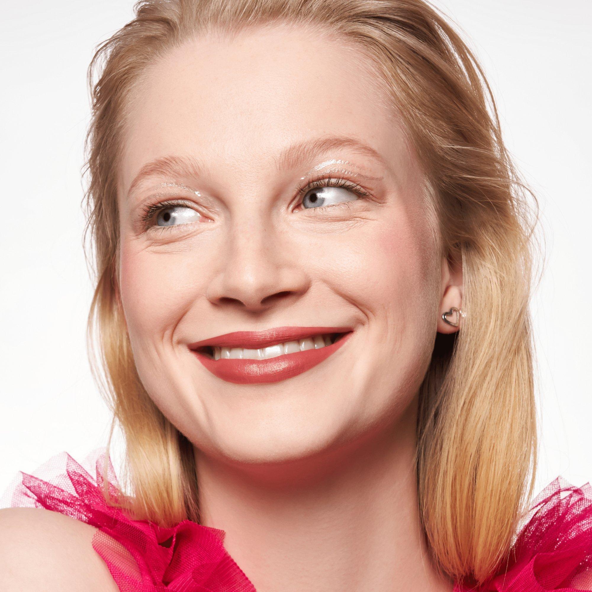 Μπορείτε να αγοράσετε essence προϊόντα THE slim STICK Brickroad online