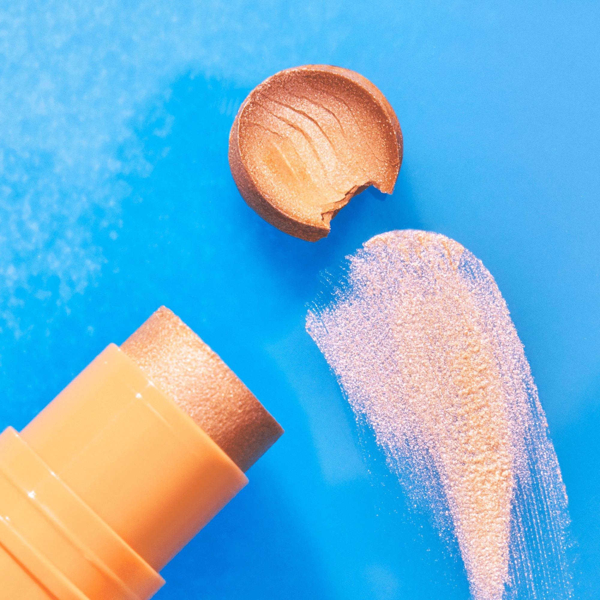 Comprar essence Iluminador en barra BABY GOT HOLO GLOW Holy Apricotly ...