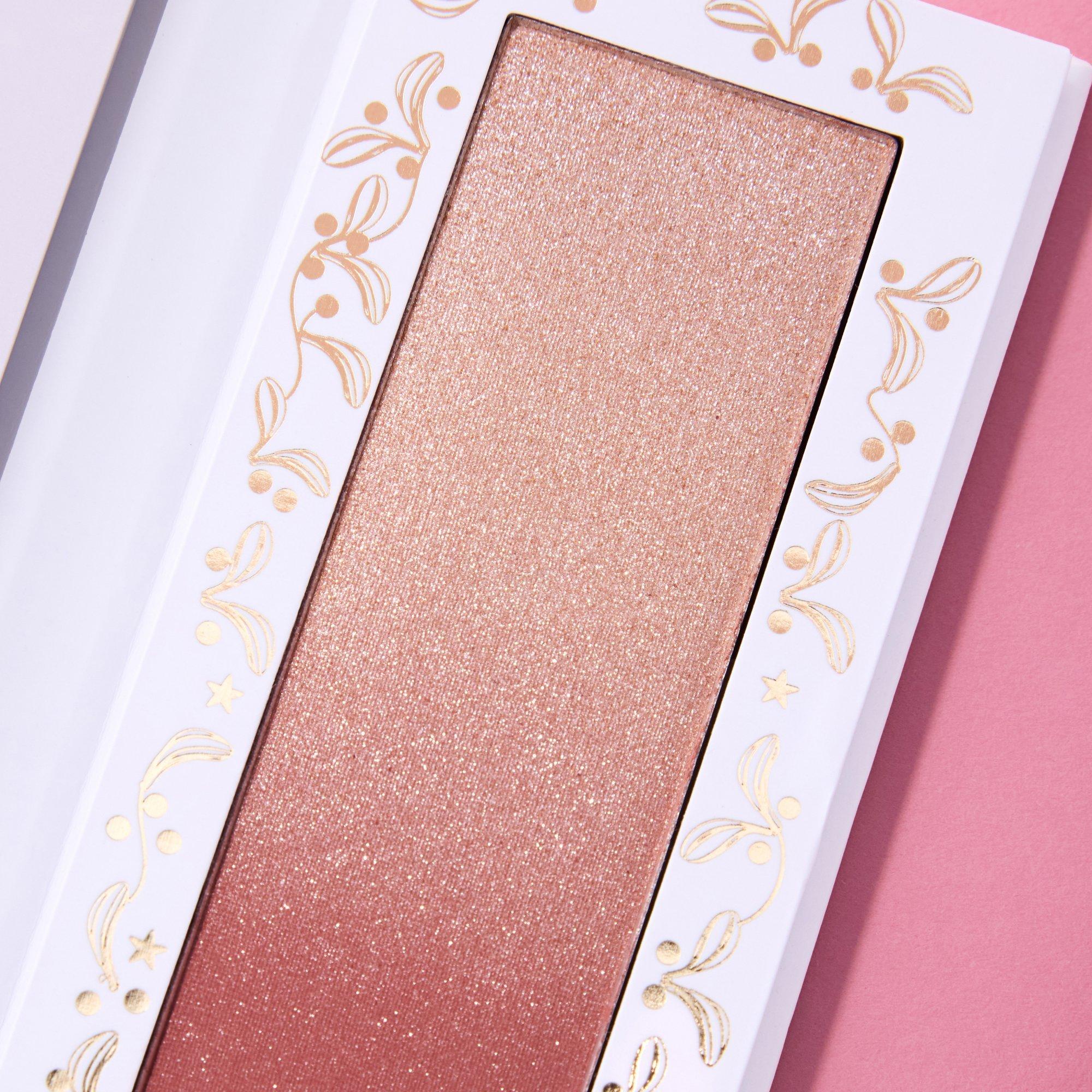 Buy essence xmas KiSSES blush & highlighter duo Under The Mistleglow ...