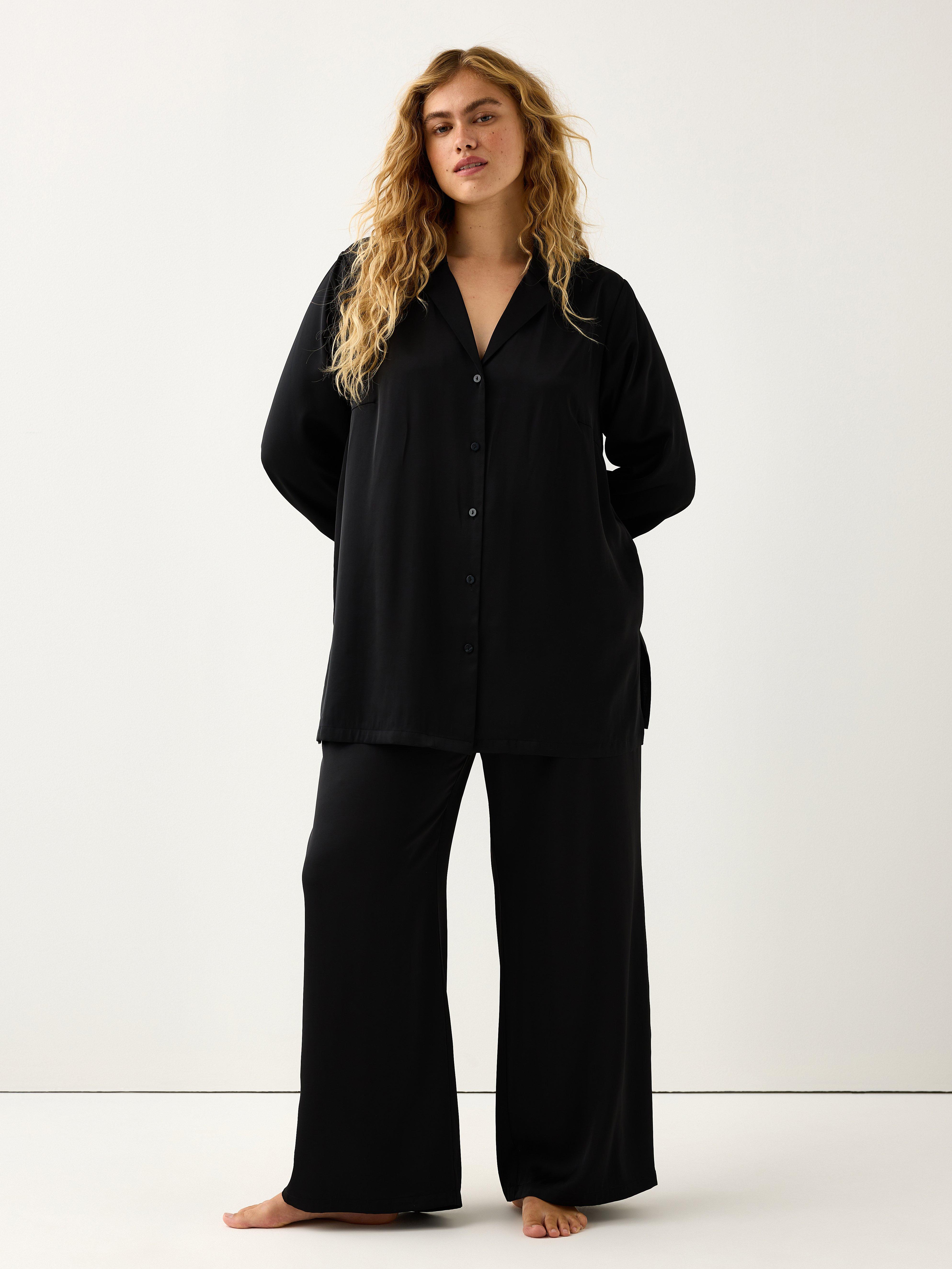 Pyjama set in satin | Lindex