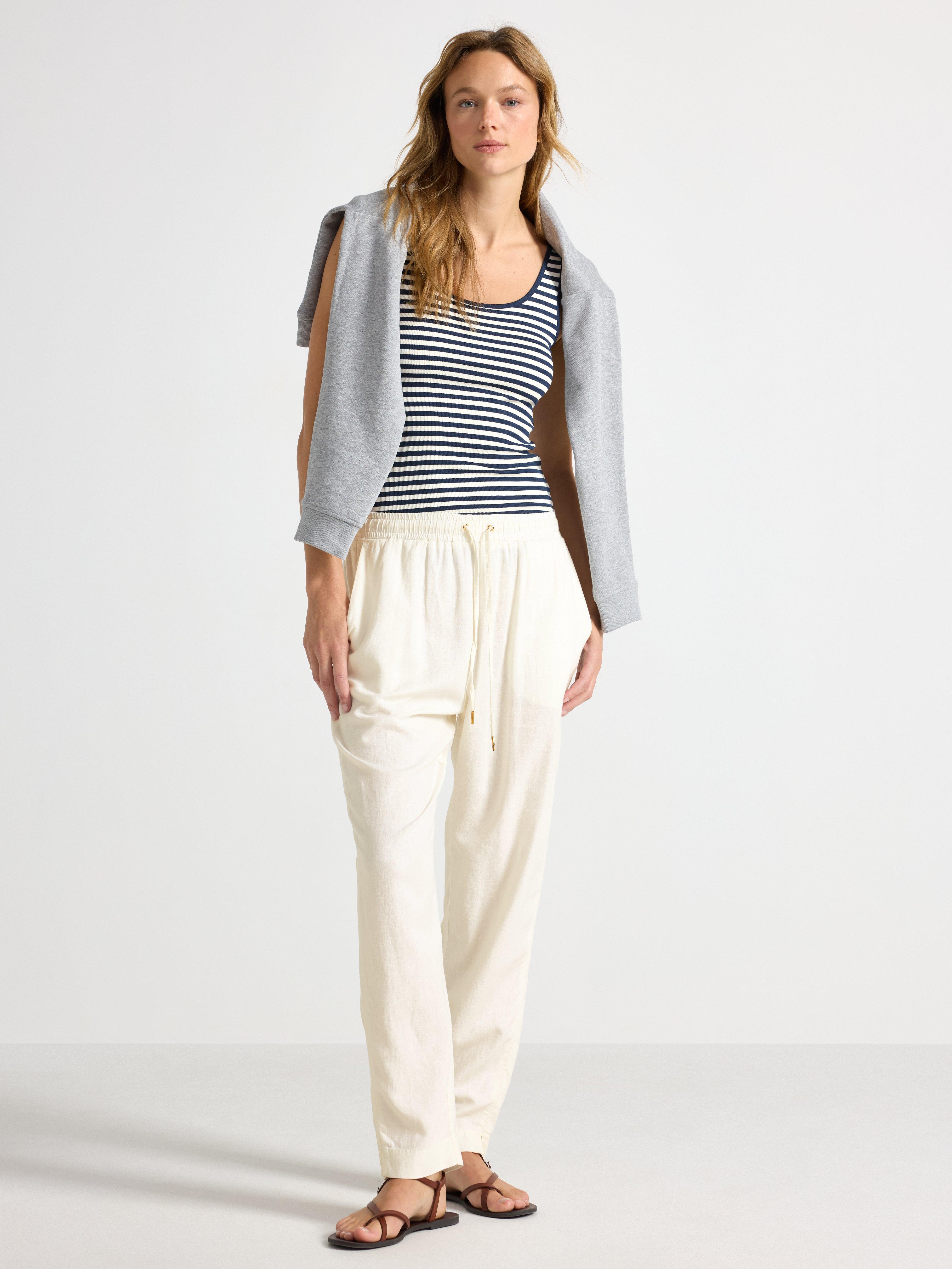 AVA croppade tapered byxor i linneblandning | Lindex