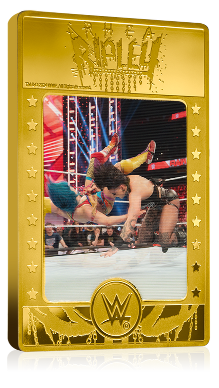 Der offizielle WWE Münzbarren würdigt Rhea Ripley im Augenblick ihres ...