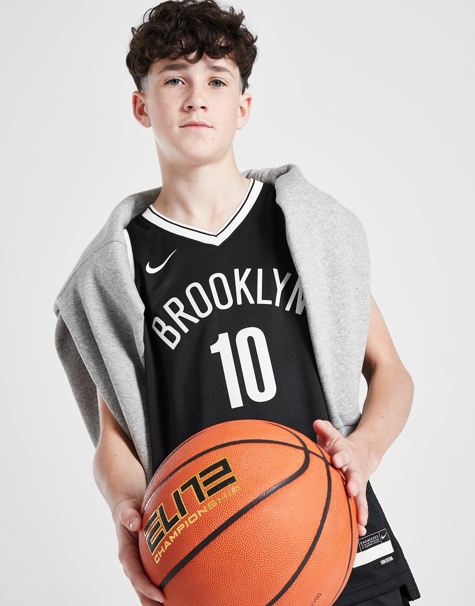 Zwart Nike NBA Brooklyn Nets Simmons #10 Jersey Junior - JD Sports ...