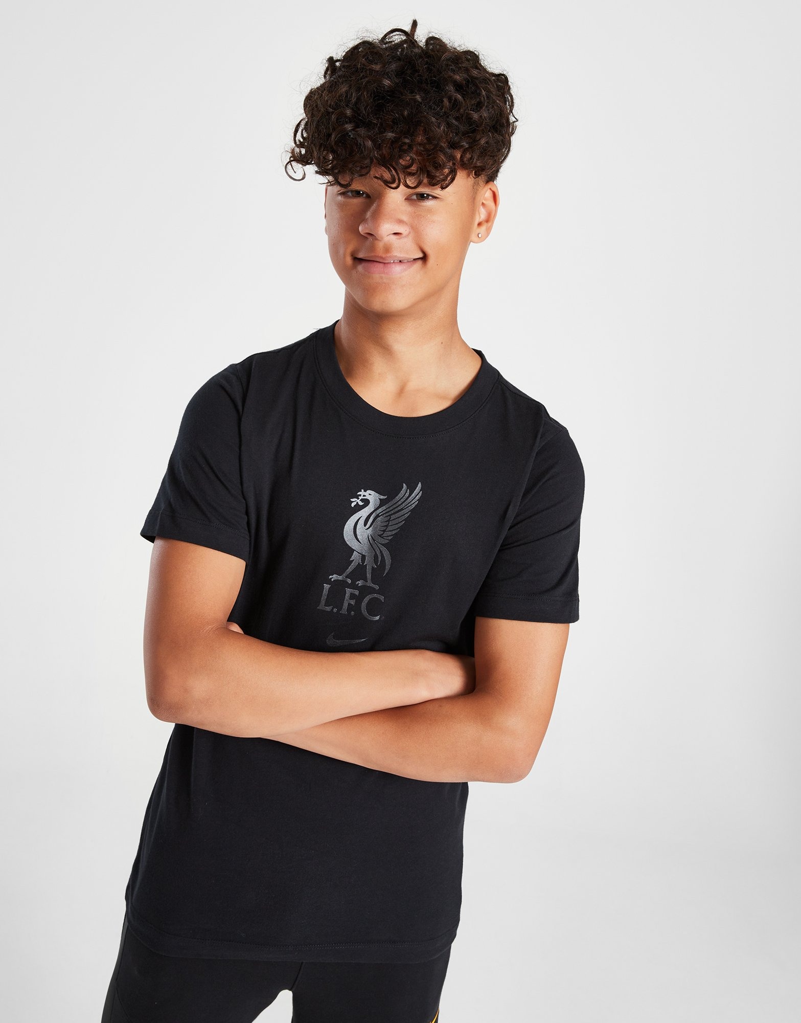 Black Nike Liverpool FC Crest T-shirt Junior | JD Sports
