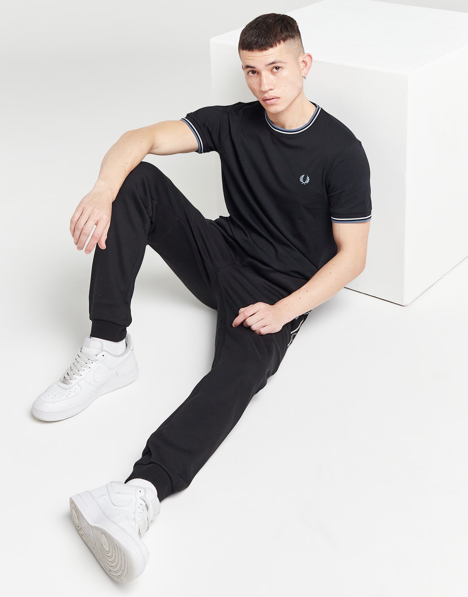 Fred Perry T-Shirt a Maniche Corte Twin Tipped Ringer in Nero | JD Sports