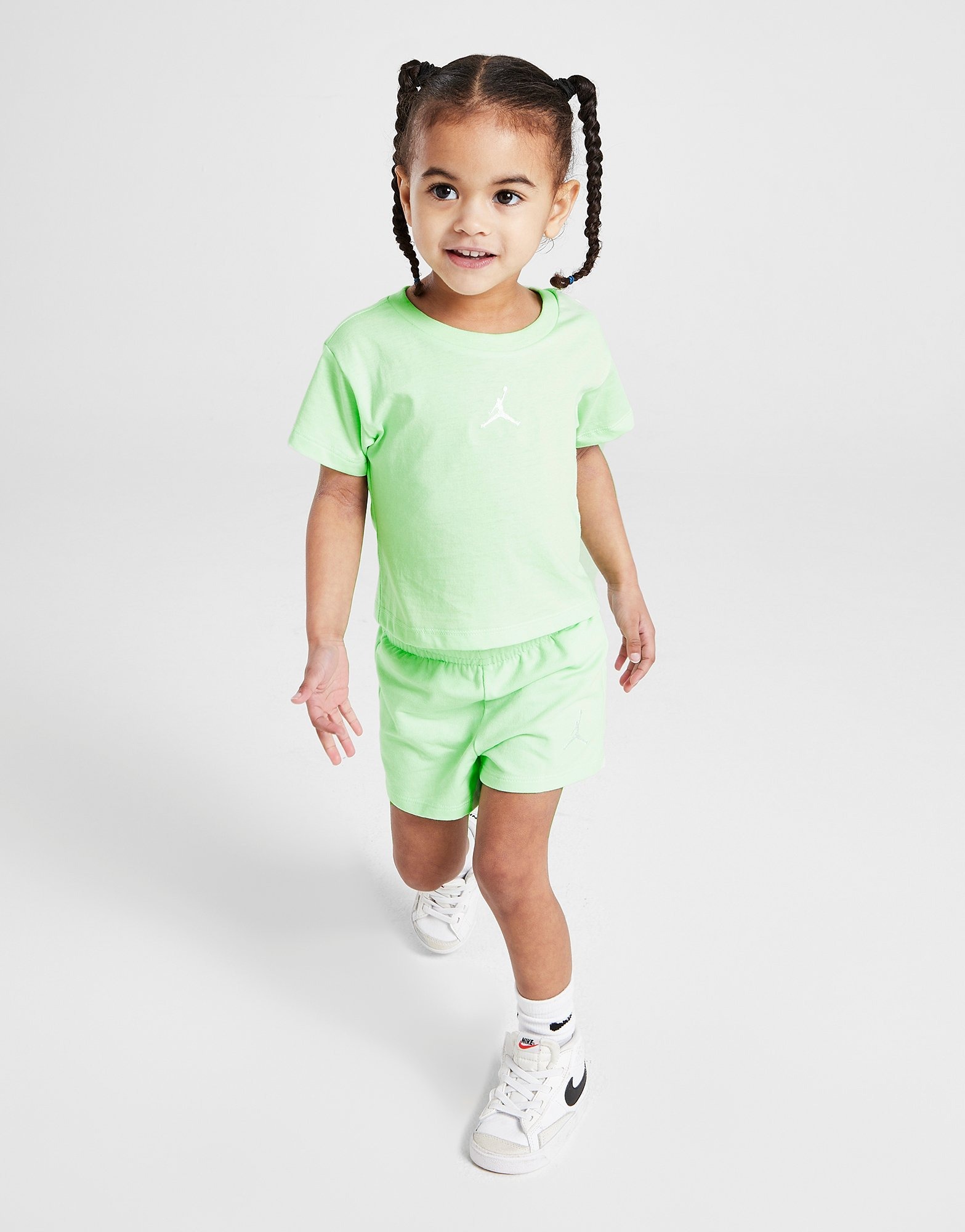 Jordan Girls' Essential T-Shirt/Shorts Set Infant in Verde | JD Sports
