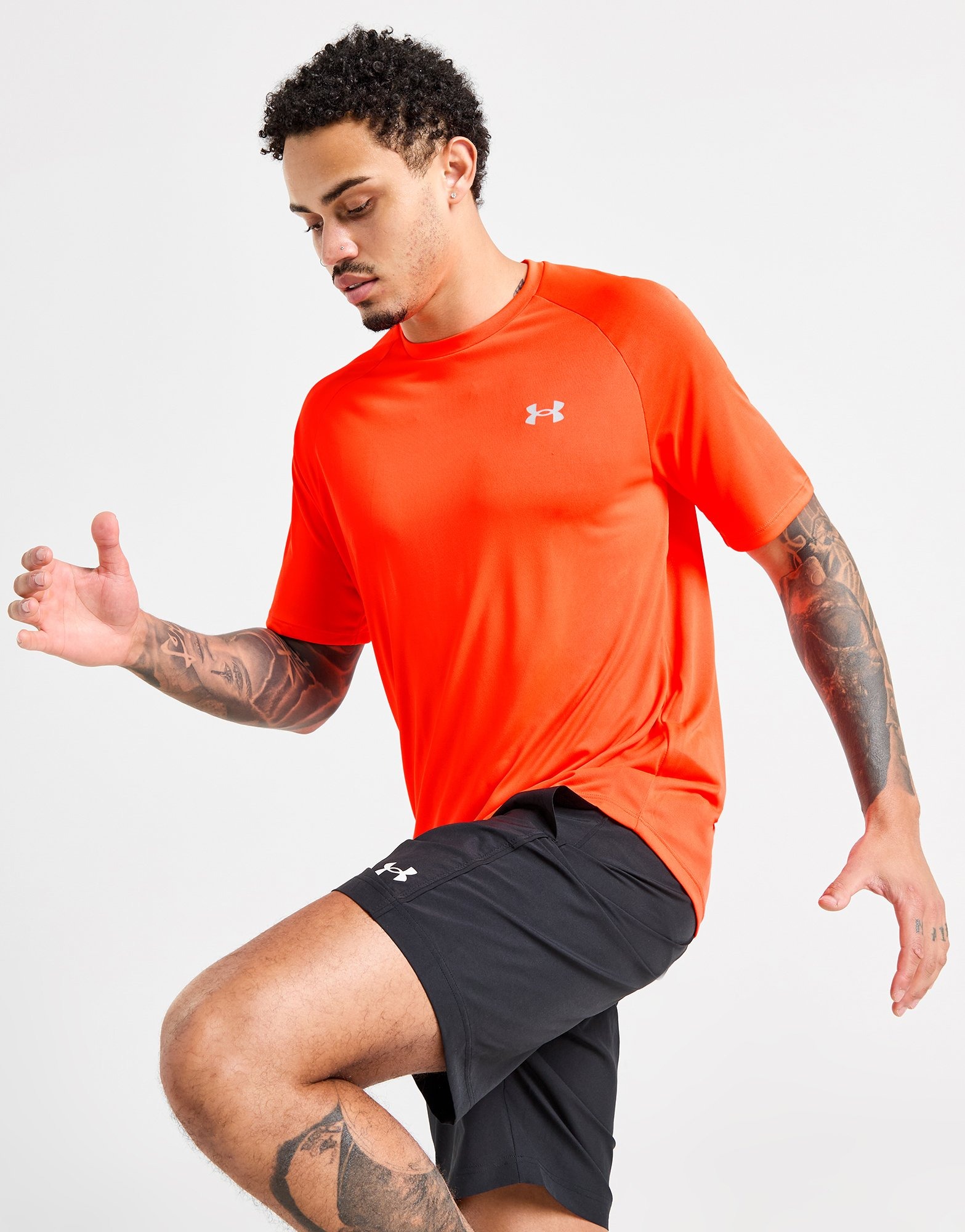 Oranje Under Armour Logo