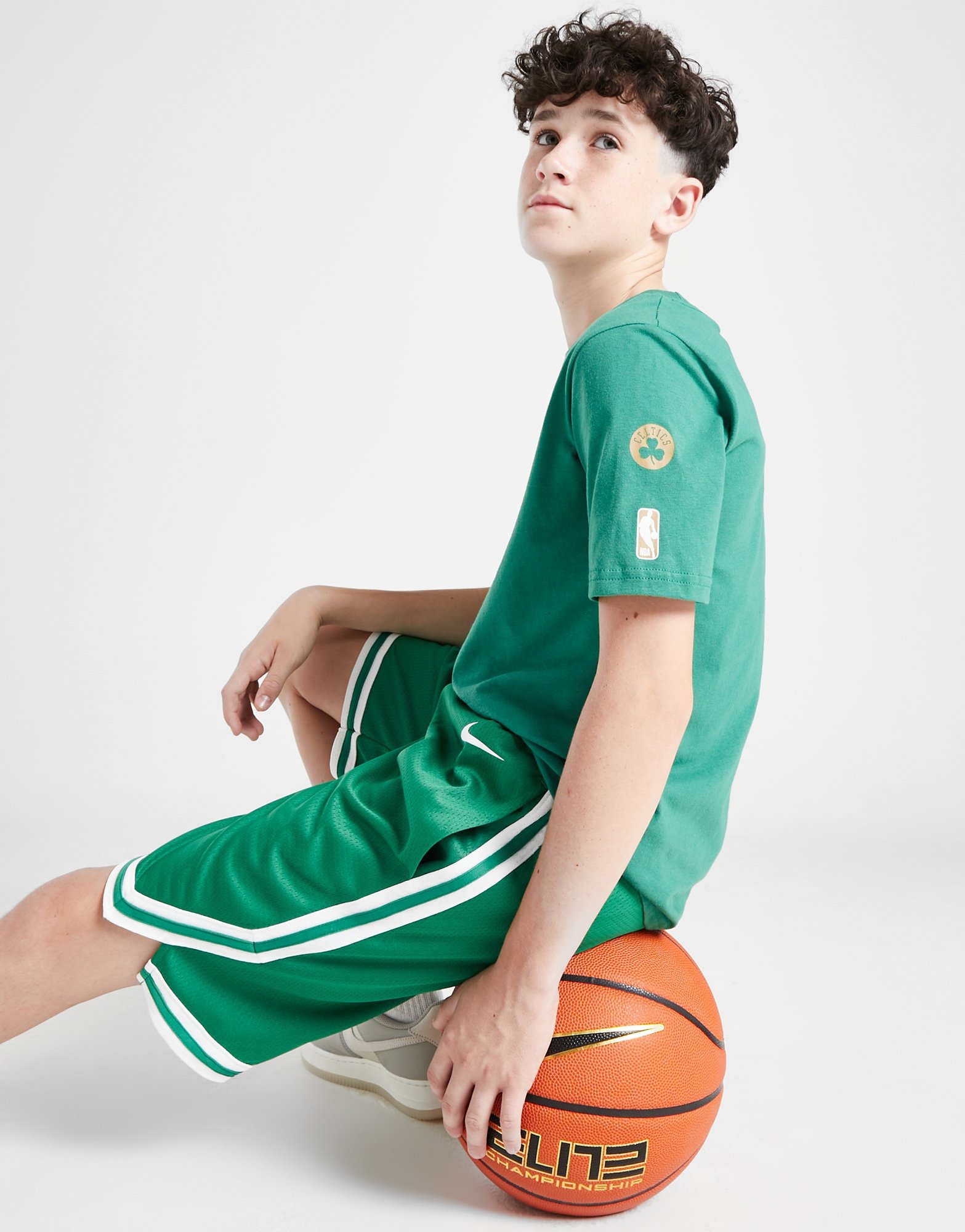 Green Nike NBA Boston Celtics Shorts Junior - JD Sports