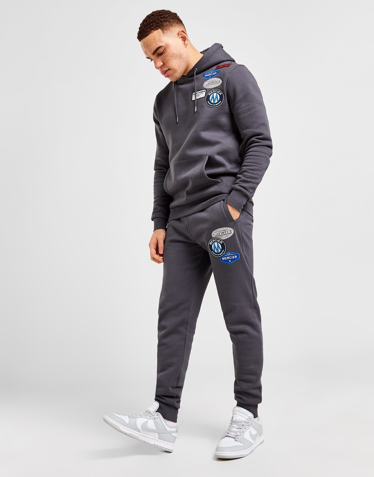 Harmaa MERCIER OG Badge Joggers - JD Sports Suomi