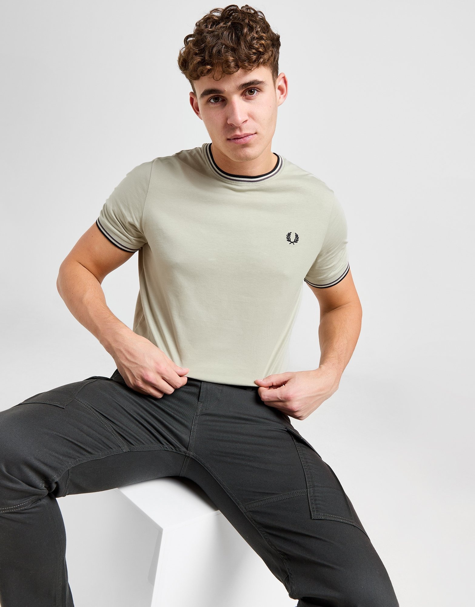 Fred Perry Camiseta Twin Tipped Ringer en Beige | JD Sports España