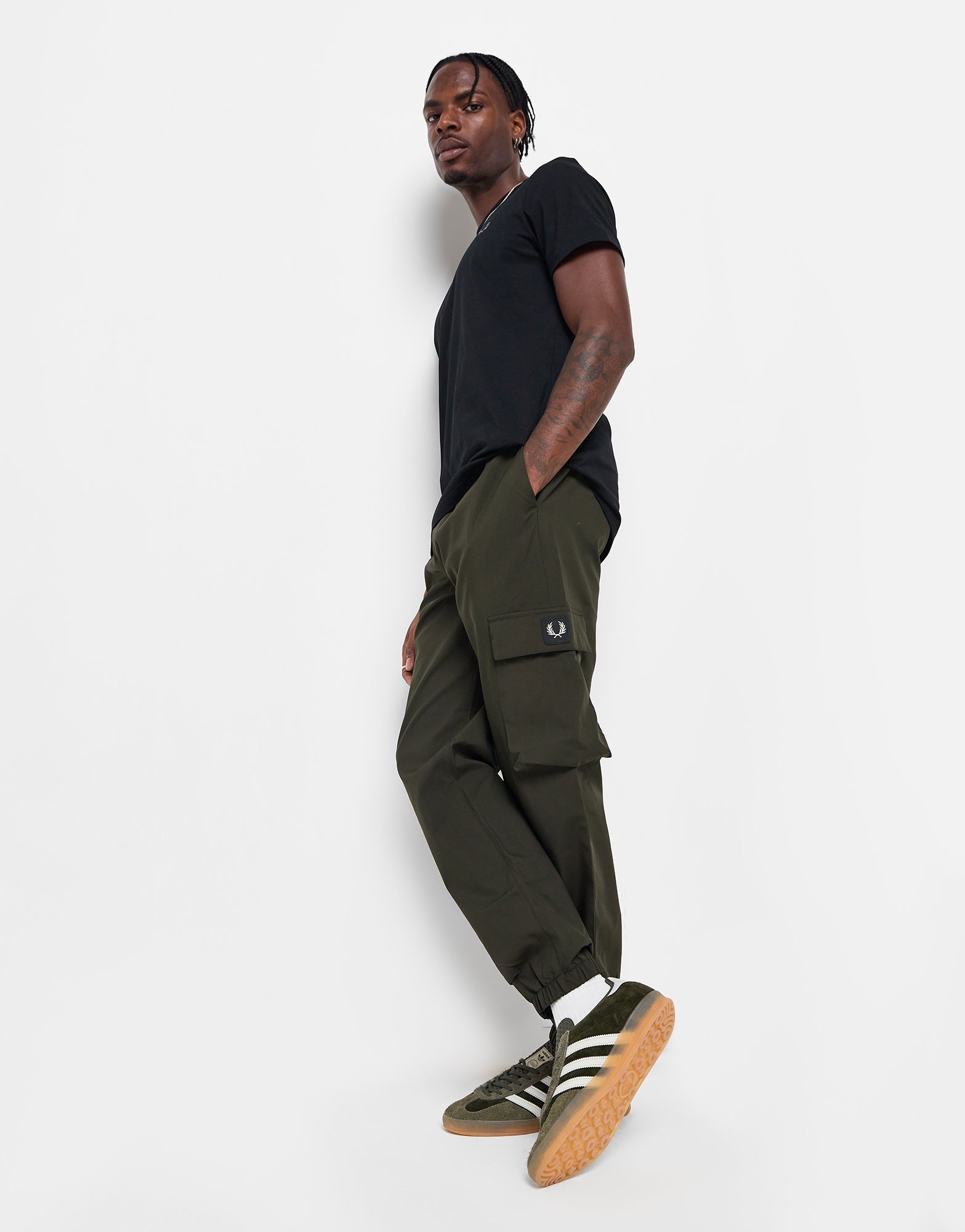 Olive Fred Perry Badge Woven Cargo Pants | JD Sports