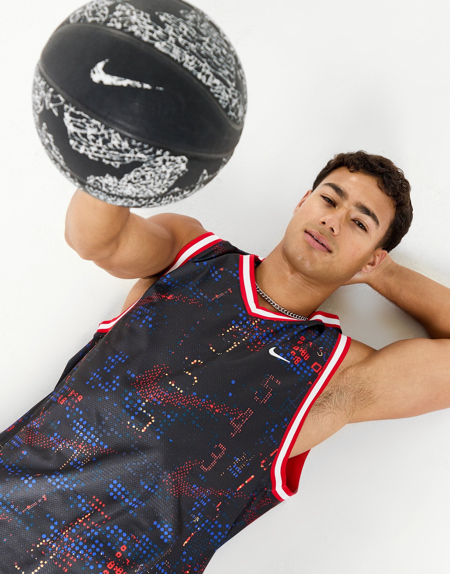 Nike All Over Print Basketball Jersey em Preto | JD Sports