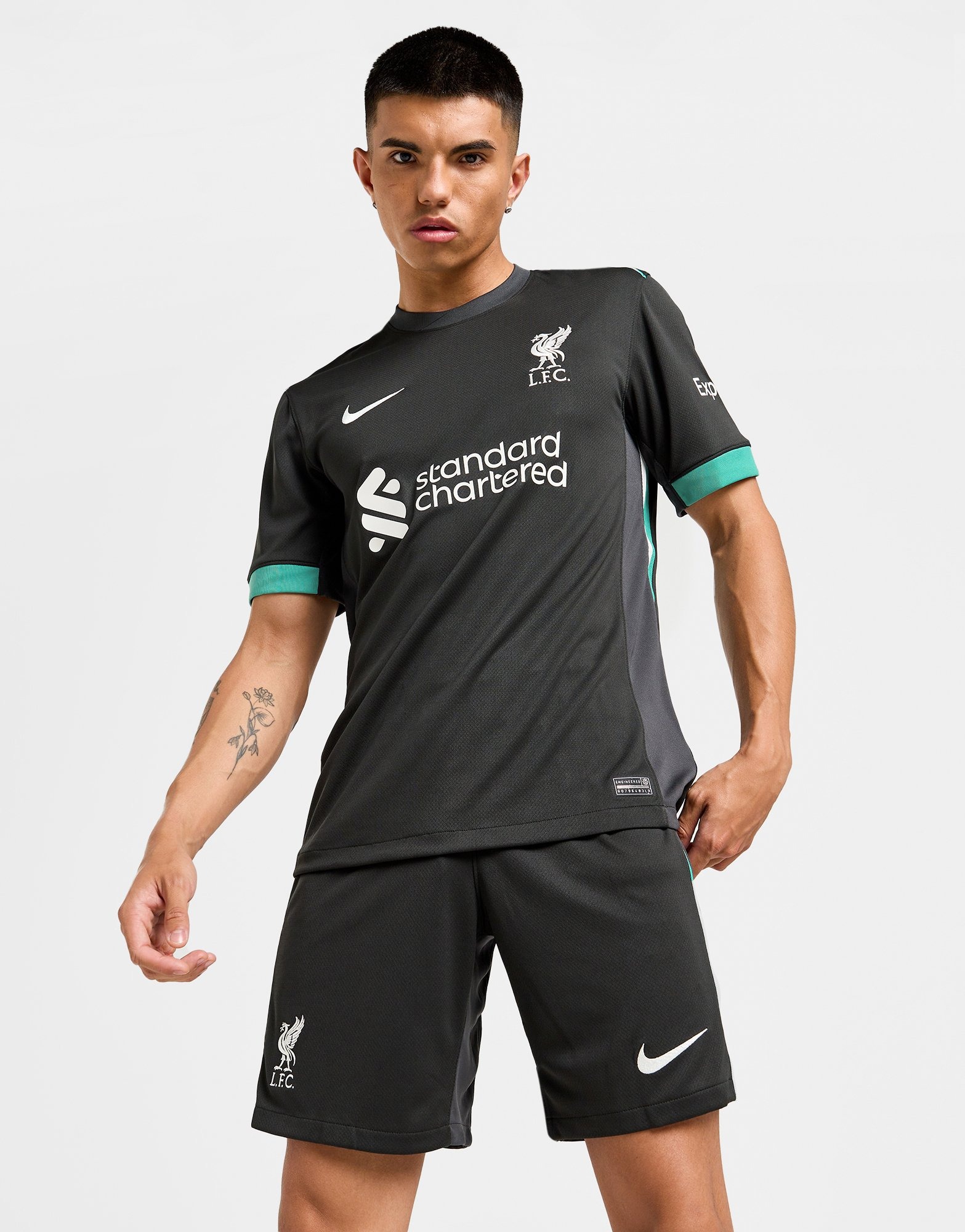 Green Nike Liverpool FC 2024/25 Away Shorts - JD Sports Global
