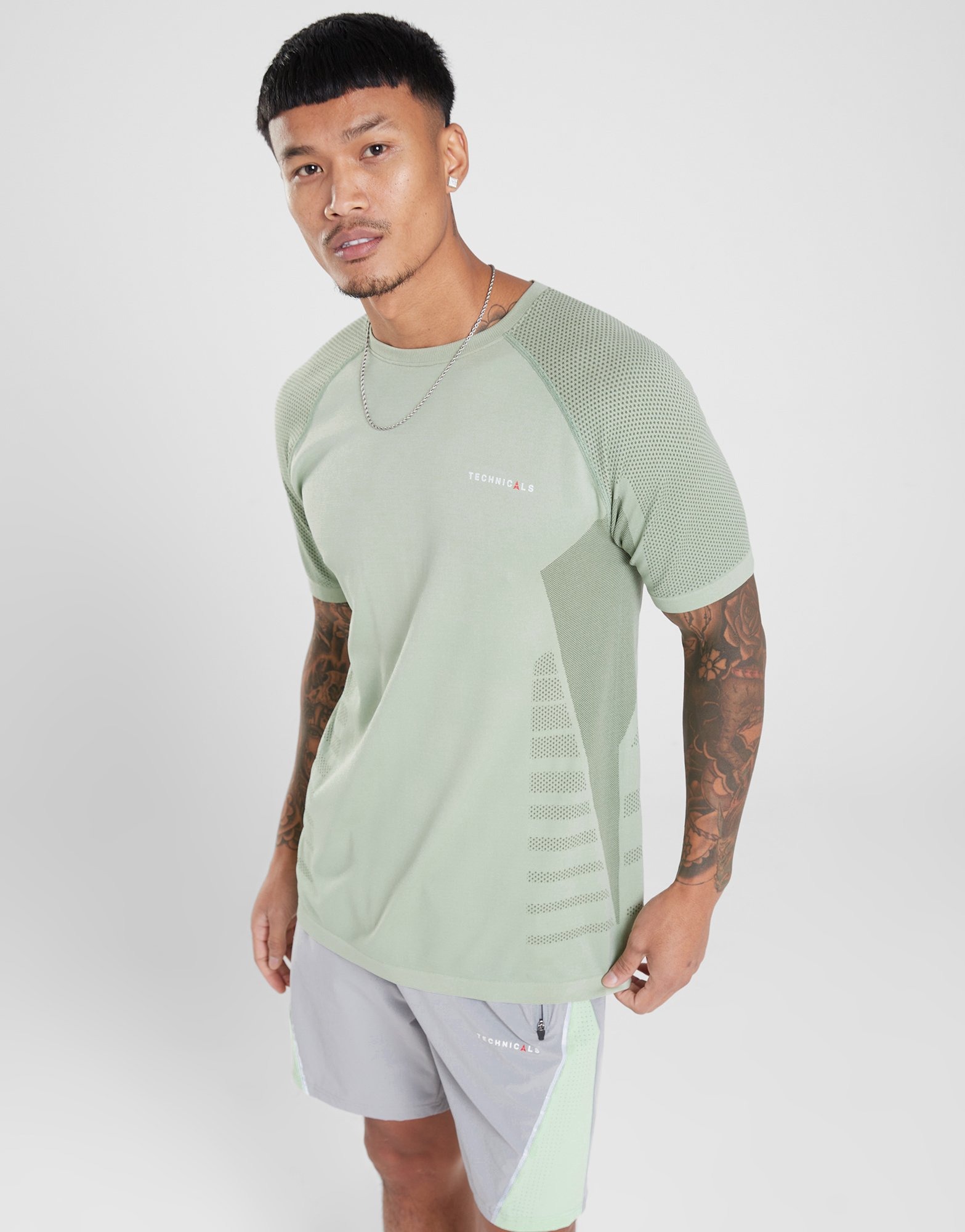 green-technicals-chevron-t-shirt-jd-sports-global