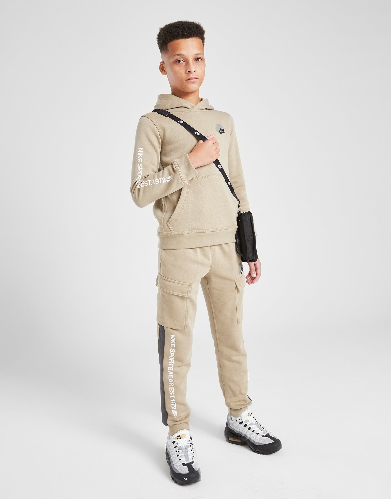 Green Nike Standard Issue Graphic Logo Joggers Junior - JD Sports Ireland