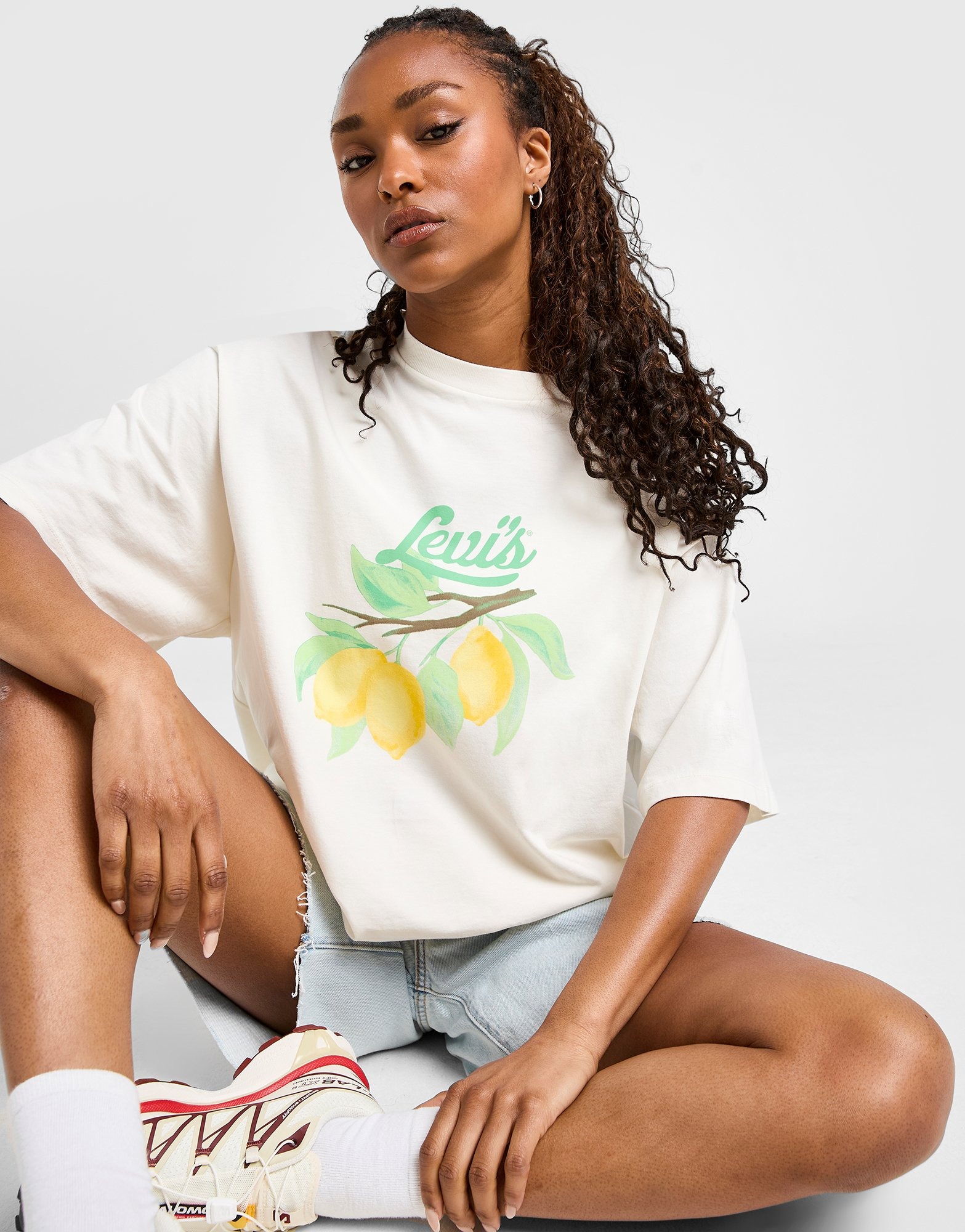White LEVI'S Lemon Graphic Boyfriend T-Shirt - JD Sports Ireland