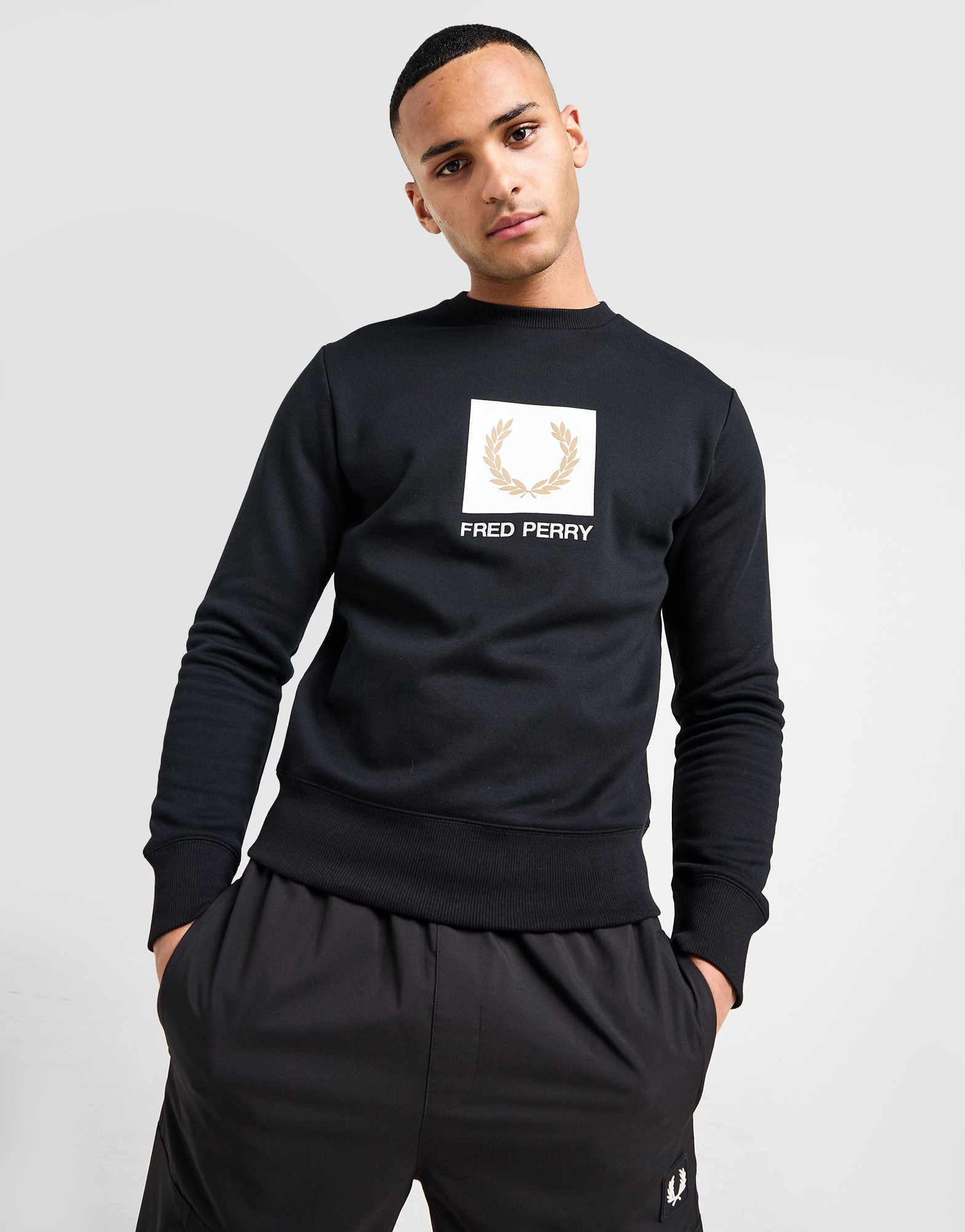 Black Fred Perry Logo Crew Sweatshirt - JD Sports België