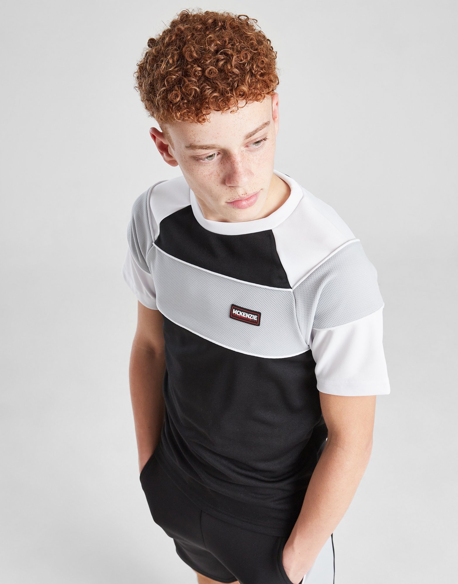 McKenzie T-Shirt Infinite Poly em Preto - JD Sports Portugal