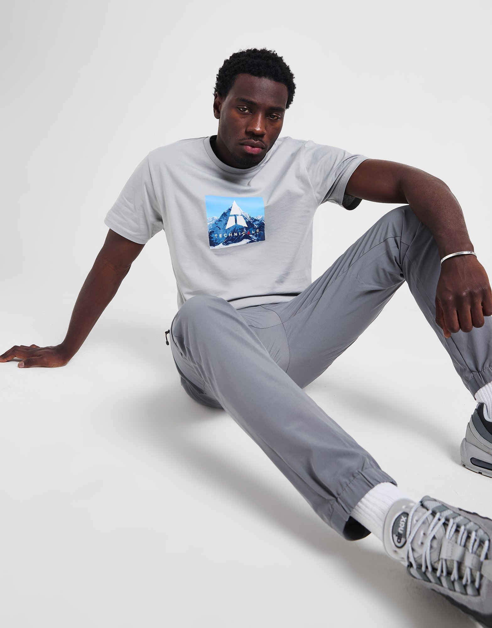 technicals-maglia-mountain-in-grigio-jd-sports