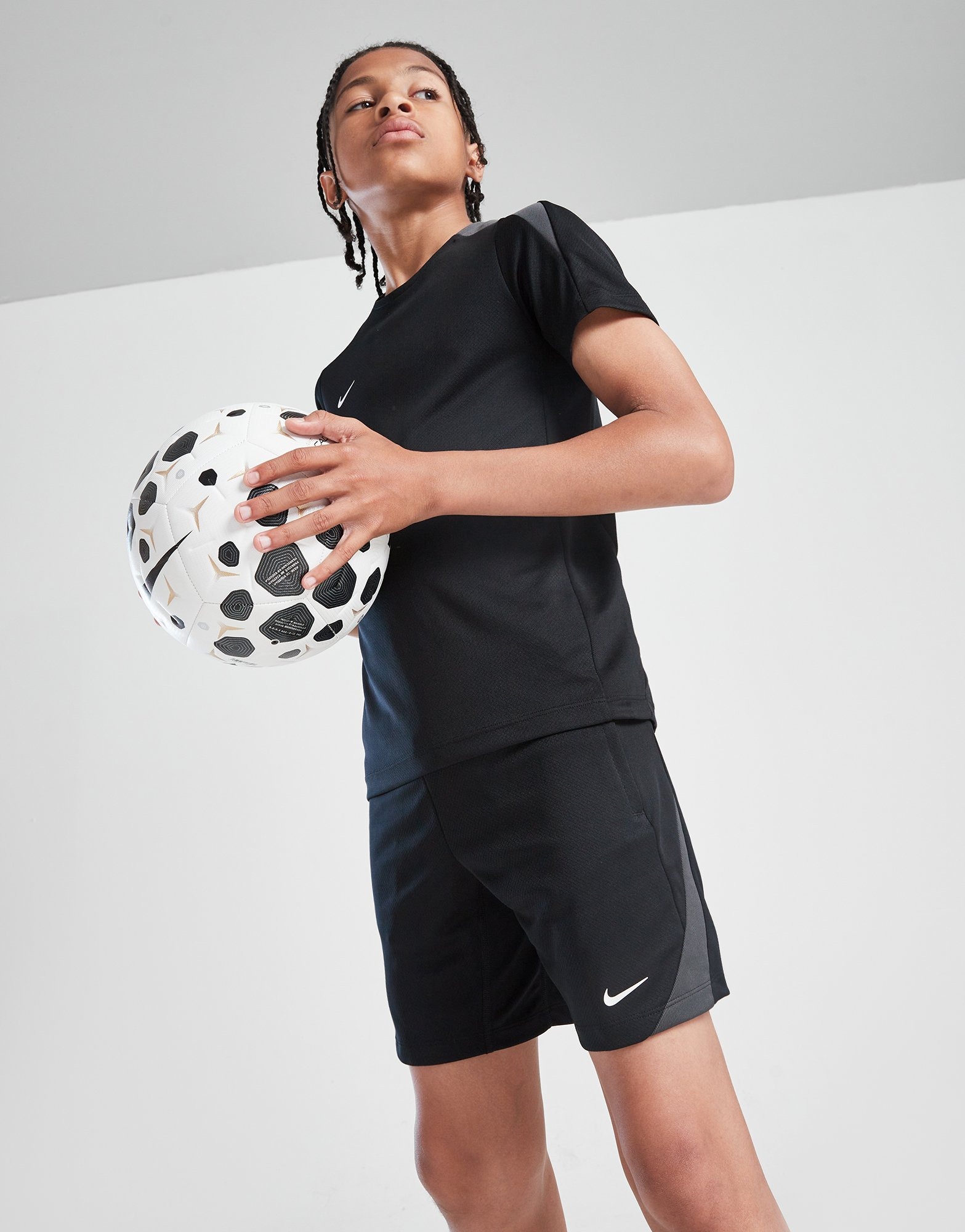Black Nike Strike Shorts Junior - JD Sports Sverige