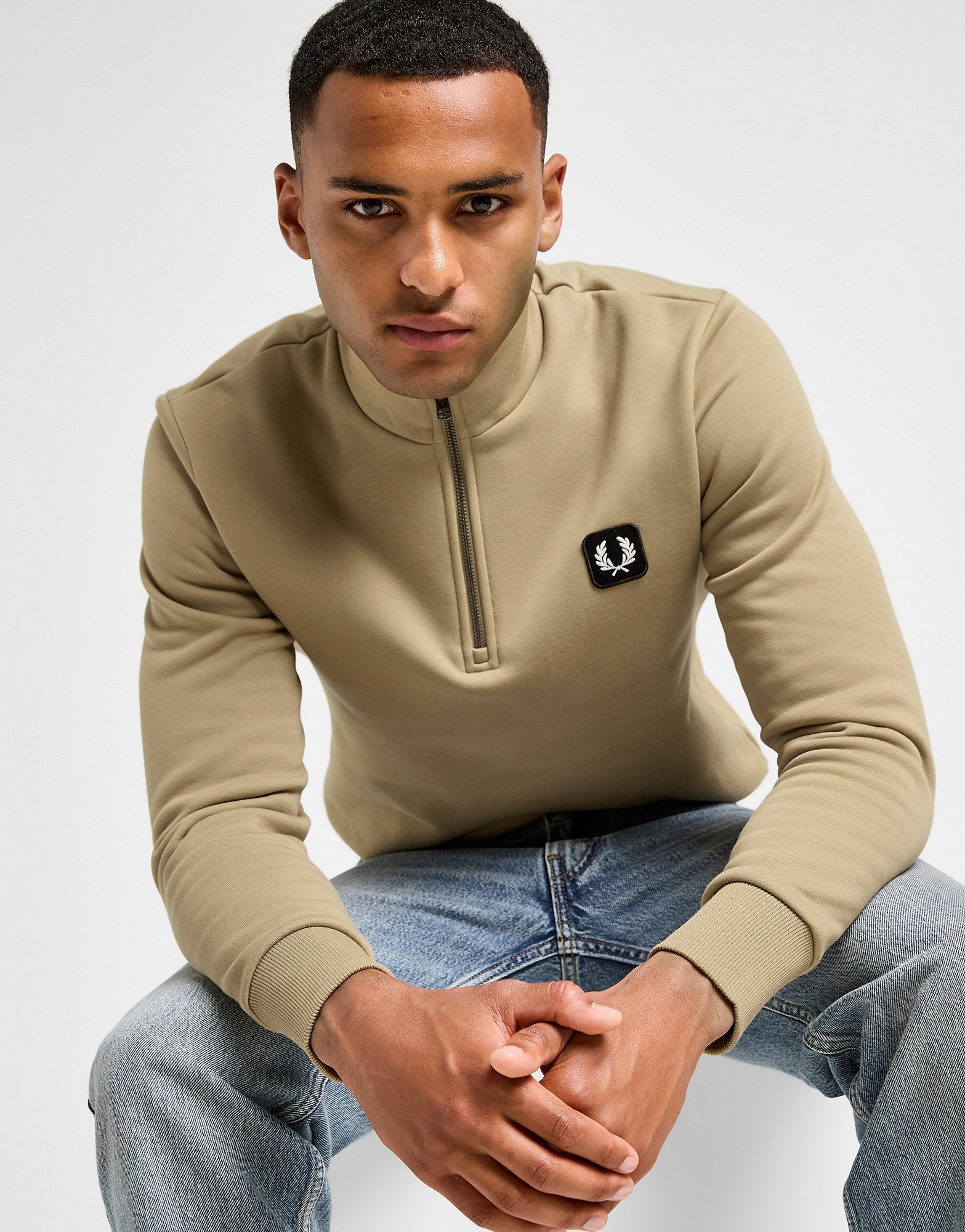 Fred Perry Badge 1/2 Zip Sweatshirt Braun - JD Sports Österreich