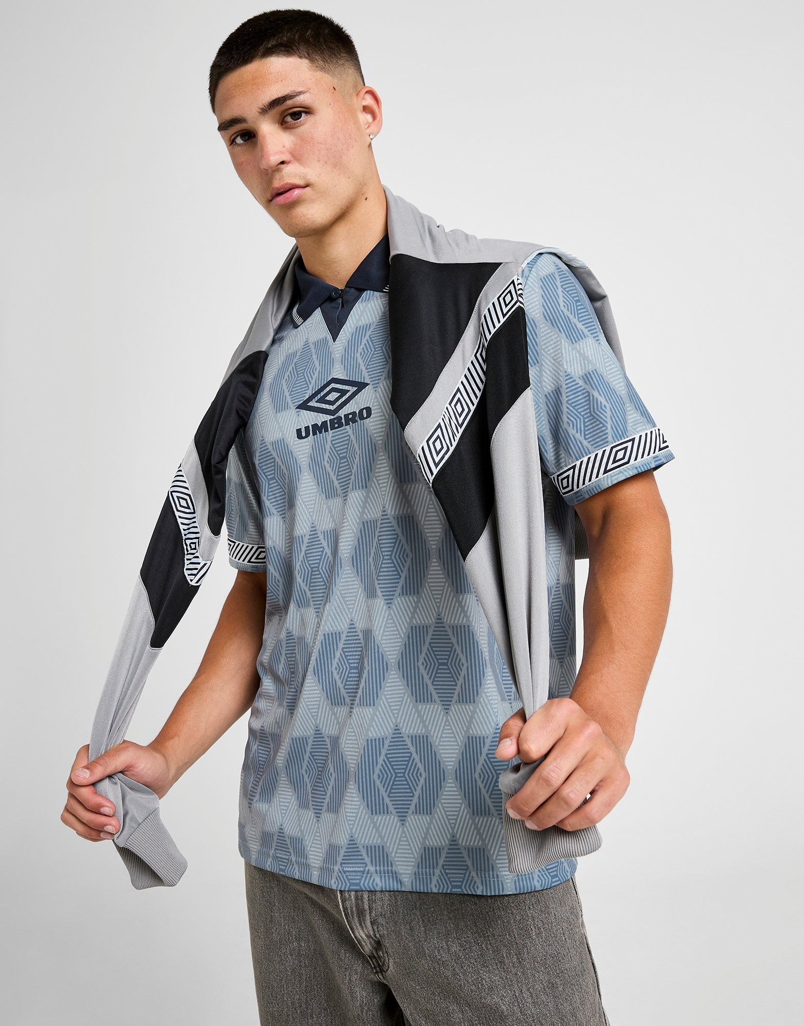 Black Umbro 90's Supersonic Shirt - JD Sports België