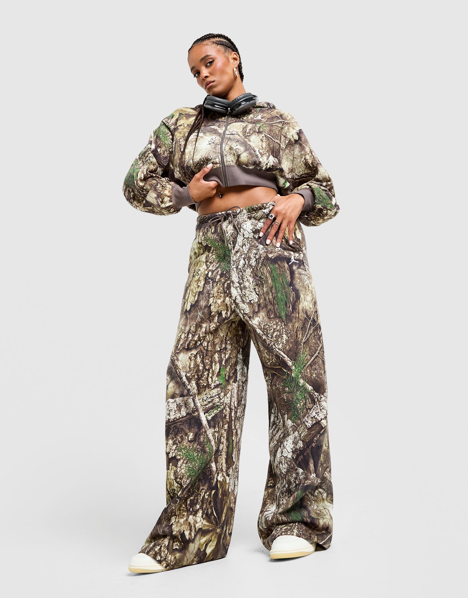 White Jordan Realtree Wide Leg Joggers | JD Sports UK