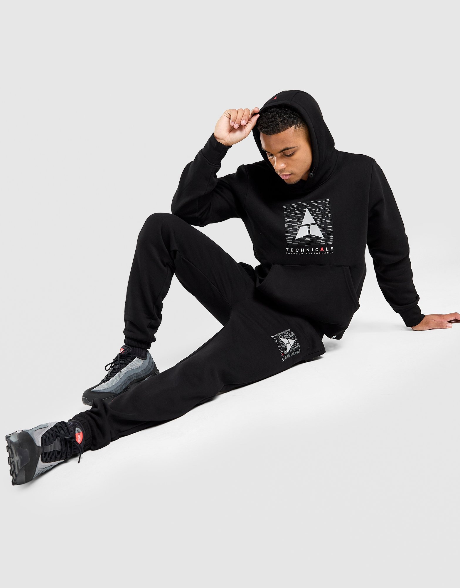 Black Technicals Hold Joggers - JD Sports Ireland