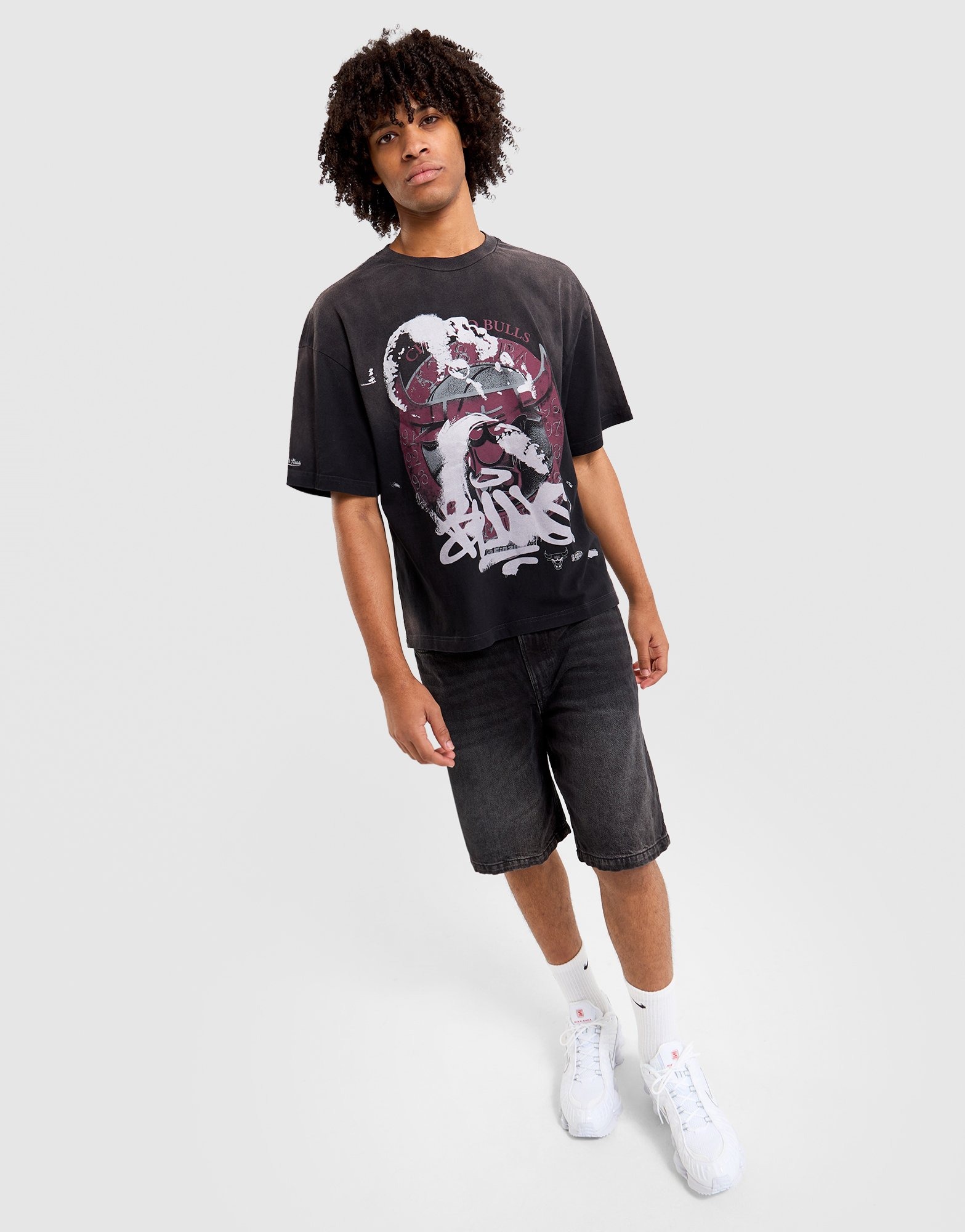 Black Mitchell & Ness Chicago Bulls Dynasty T-Shirt - JD Sports Australia