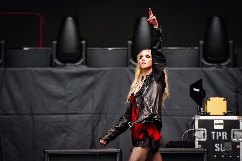 Tour Diary Inside The Pretty Reckless Trek With Acdc When Taylor