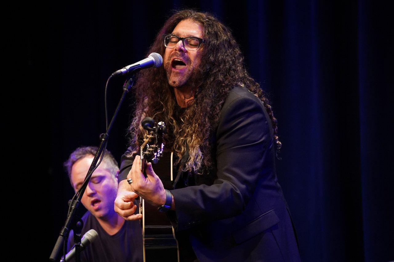 Coheed And Cambria Discuss Their History, Perform 'Vaxis II' Songs To ...