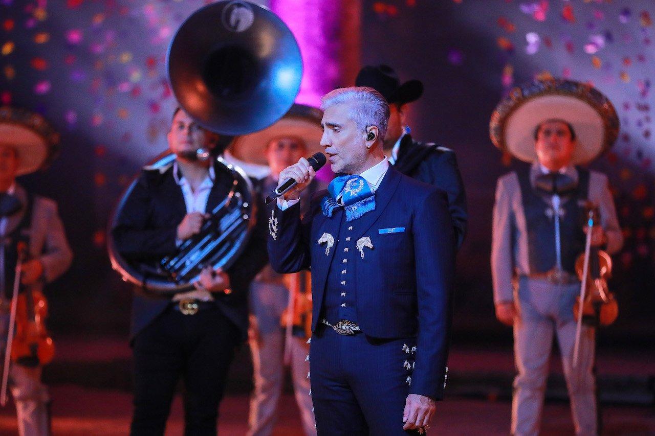 Alejandro Fernandez Wins Best Ranchero/Mariachi Album For 'Hecho En ...