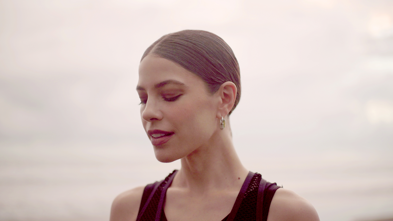 It Goes To 11: Debi Nova Reveals The Magical Guitar That Cures Any ...