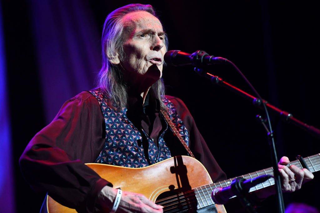 Remembering Gordon Lightfoot: 5 Essential Songs From The Prolific ...