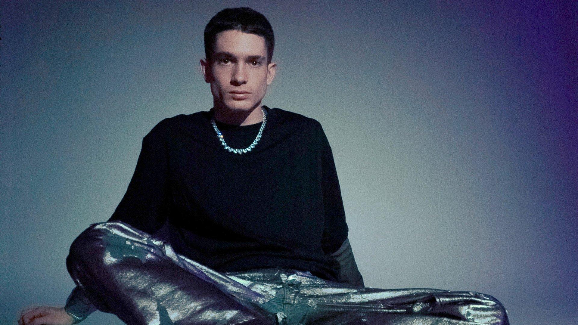 It Goes To 11: Meet León Leiden's Prized Violin That He's Had Since His ...