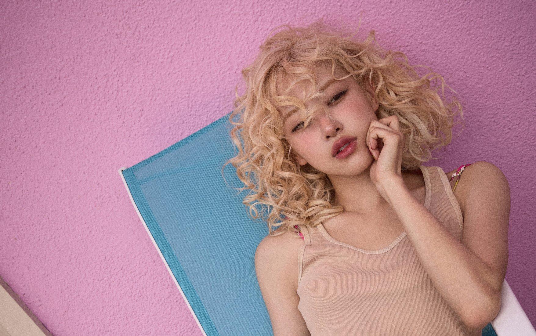 4 Ways RosÉs Rosie Sets Her Apart From Blackpink