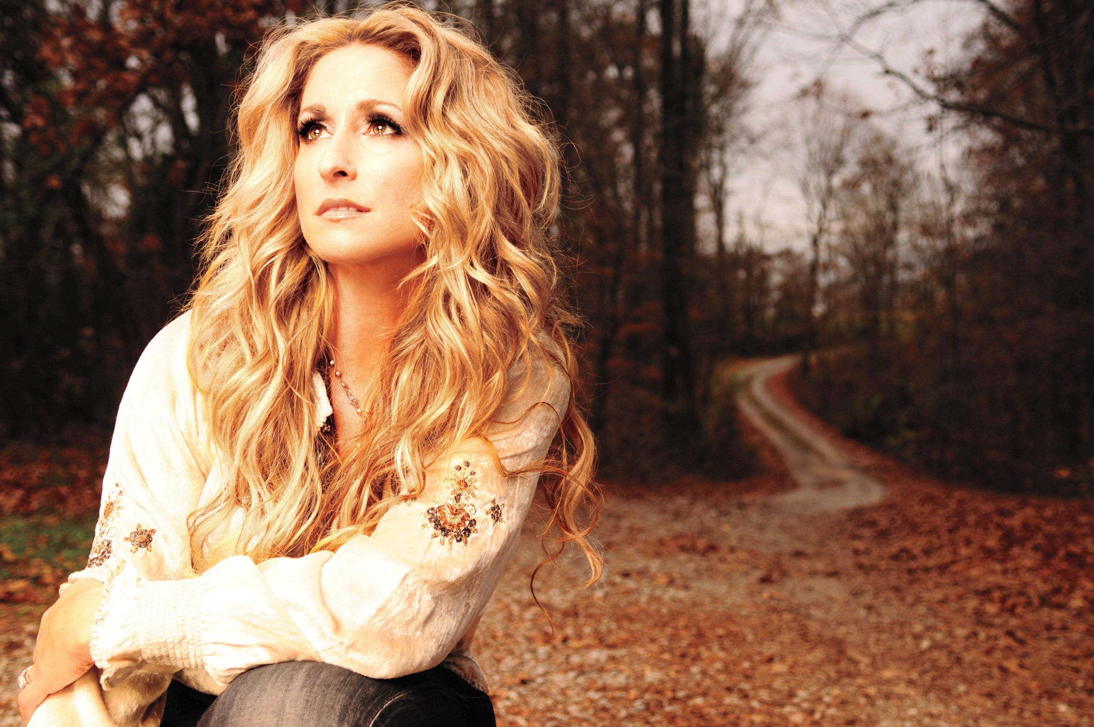 Heidi Newfield | Artist | GRAMMY.com