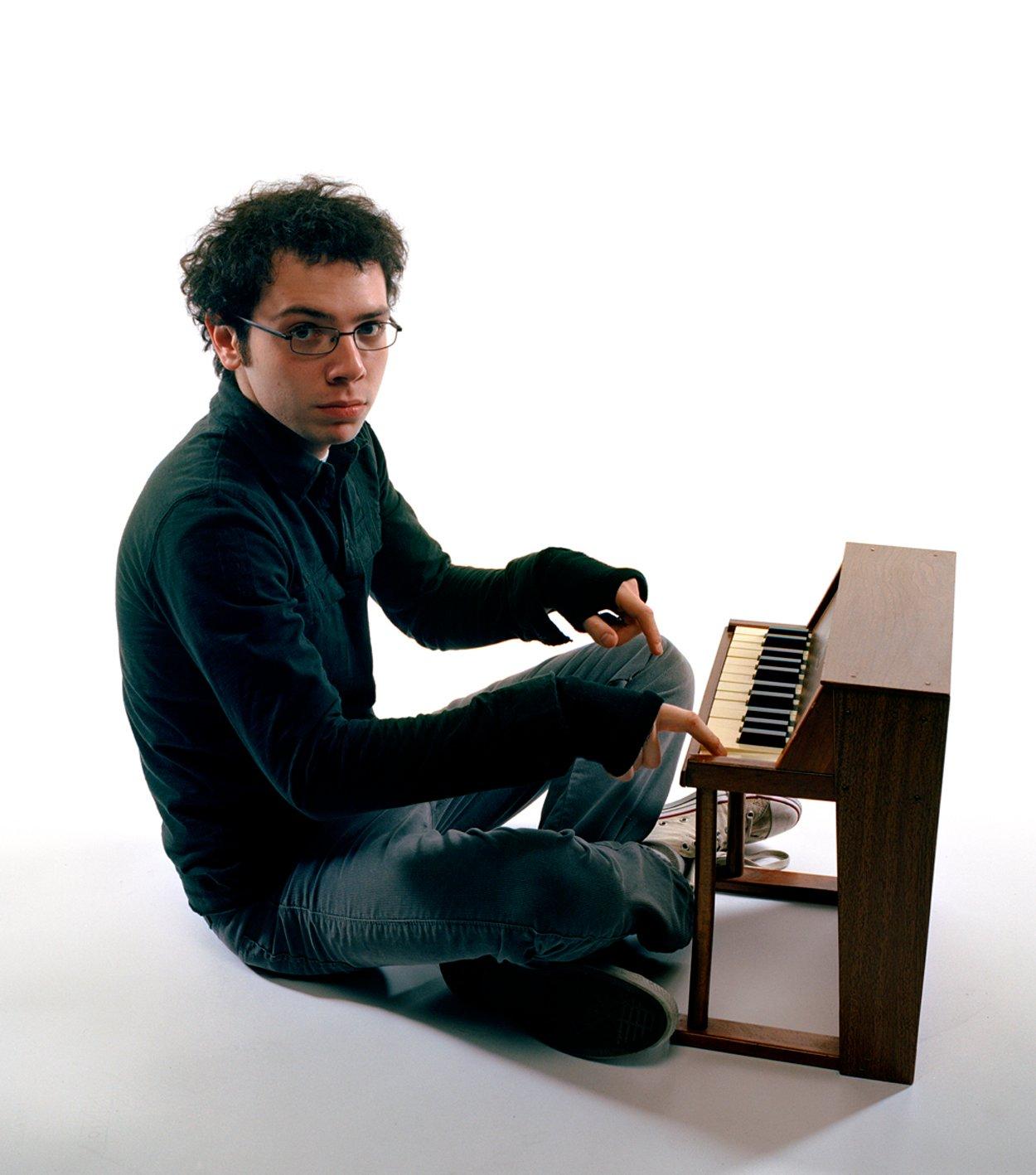 Ian Axel | Artist | GRAMMY.com