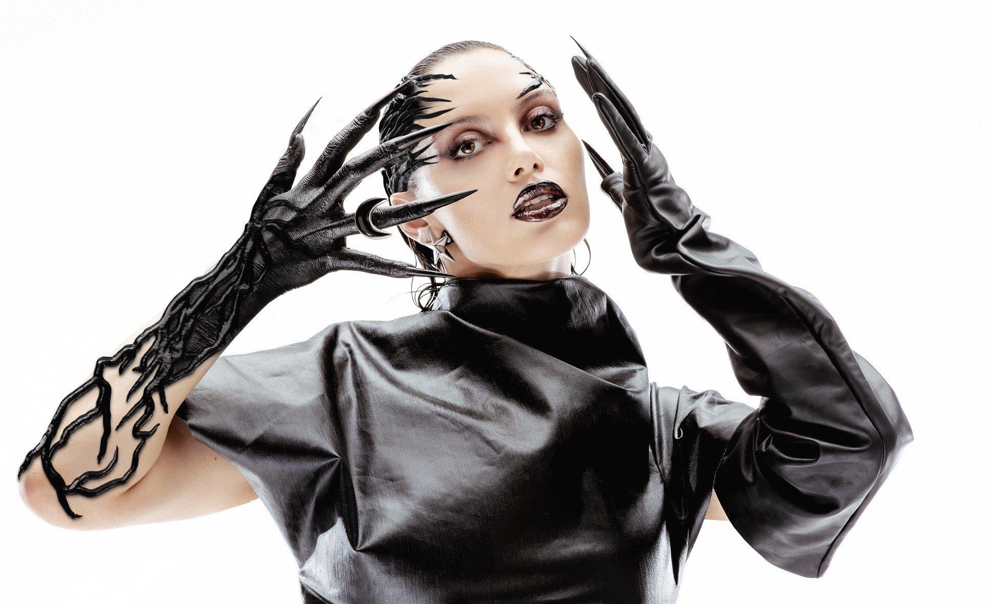 Hard Techno Maven Sara Landry Talks 'Spiritual Driveby,' Creating A ...