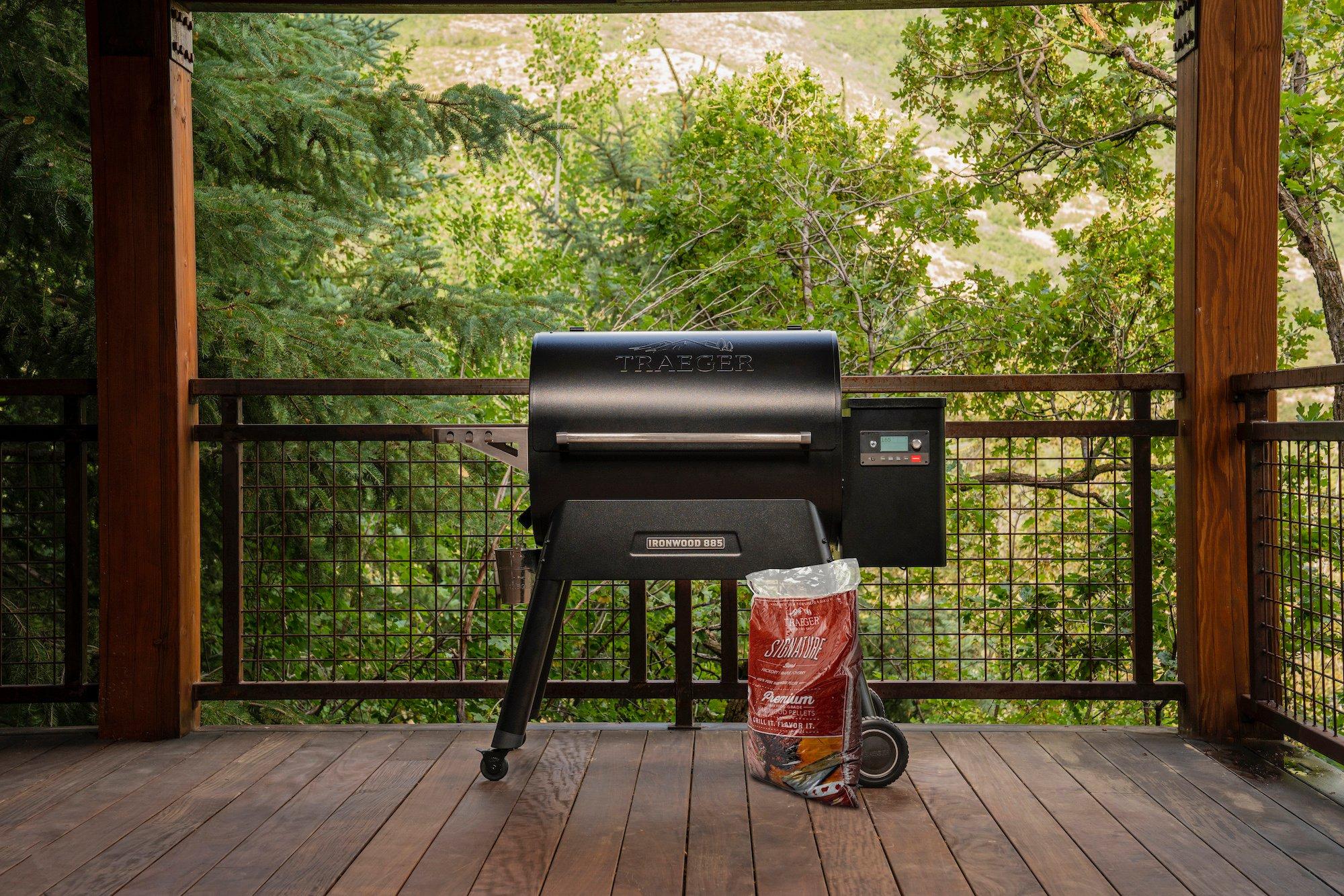 Traeger Signature Blend Wood Pellets - Traeger Grills®