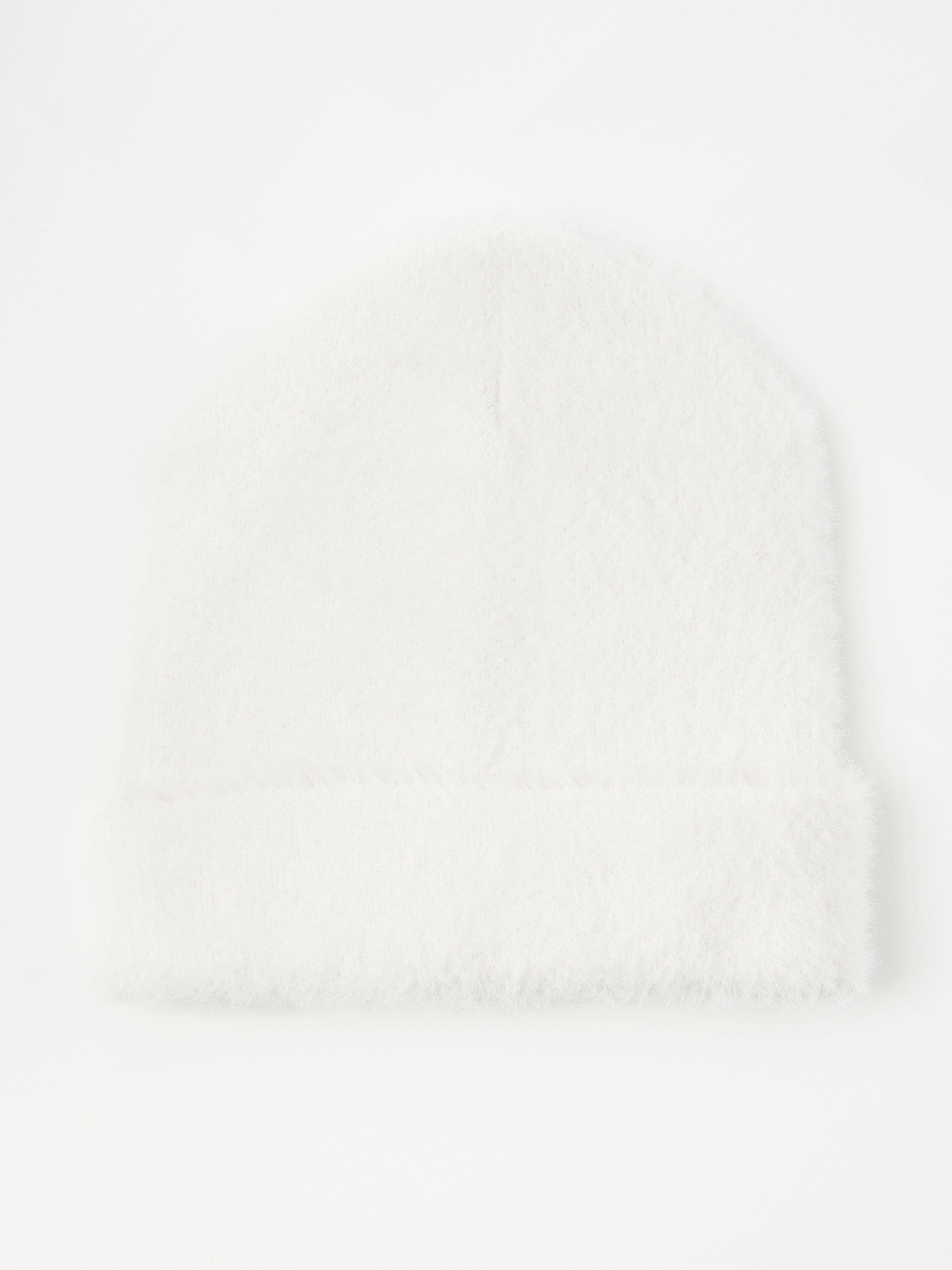 Fluffig mössa | Lindex