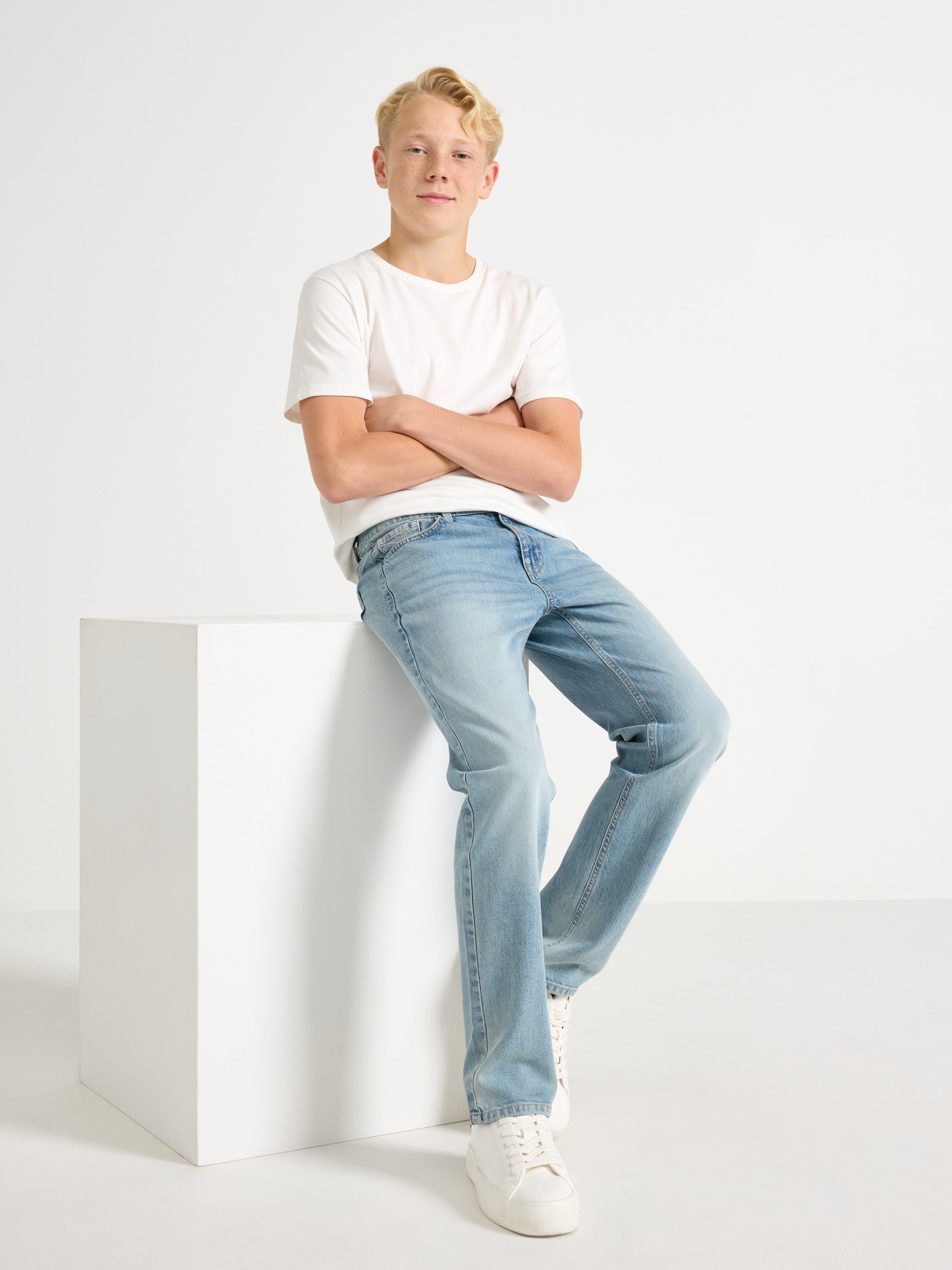 STAFFAN Regular straight jeans with longer leg | Lindex