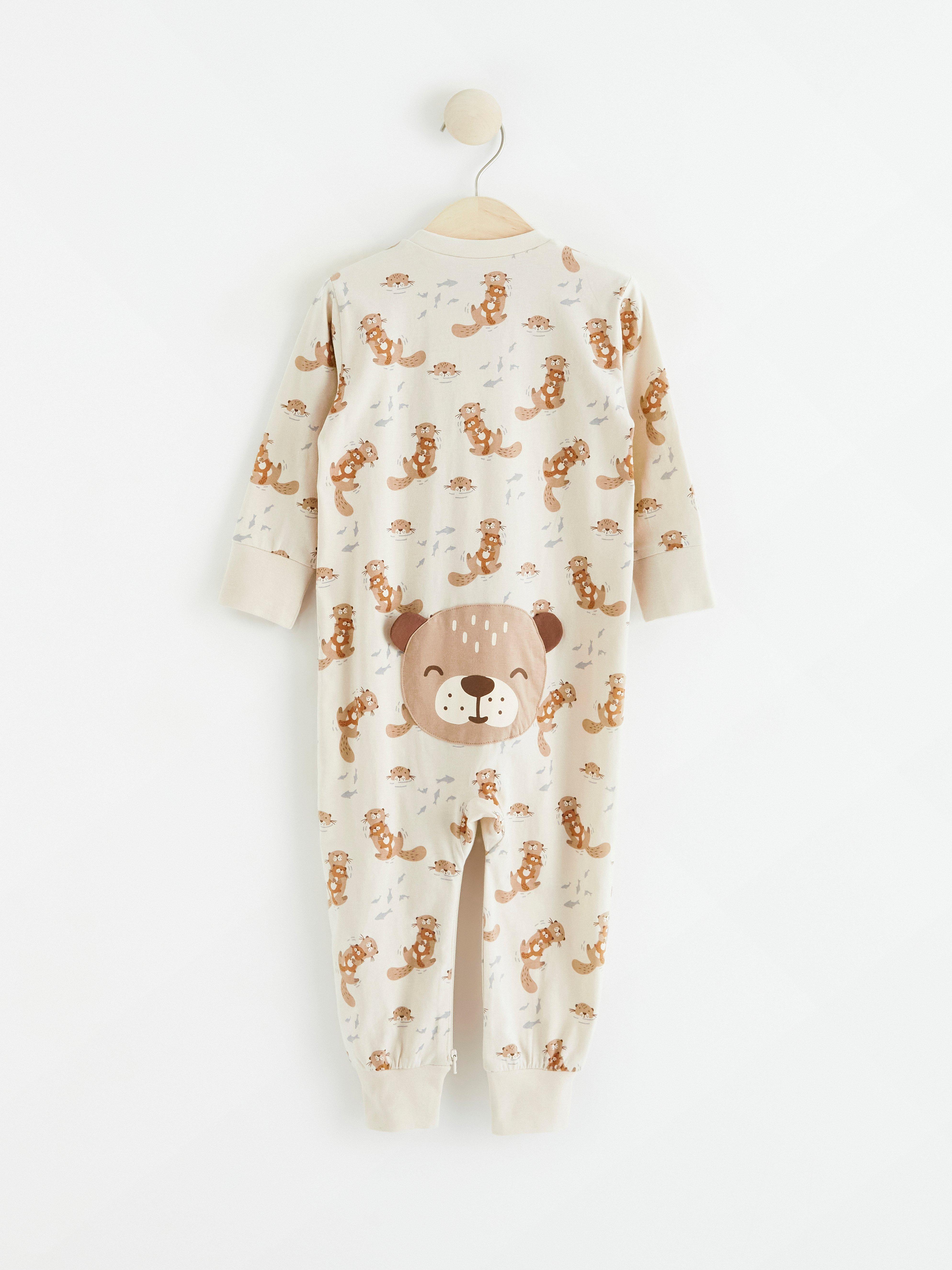 Pyjamas with otters | Lindex Europe