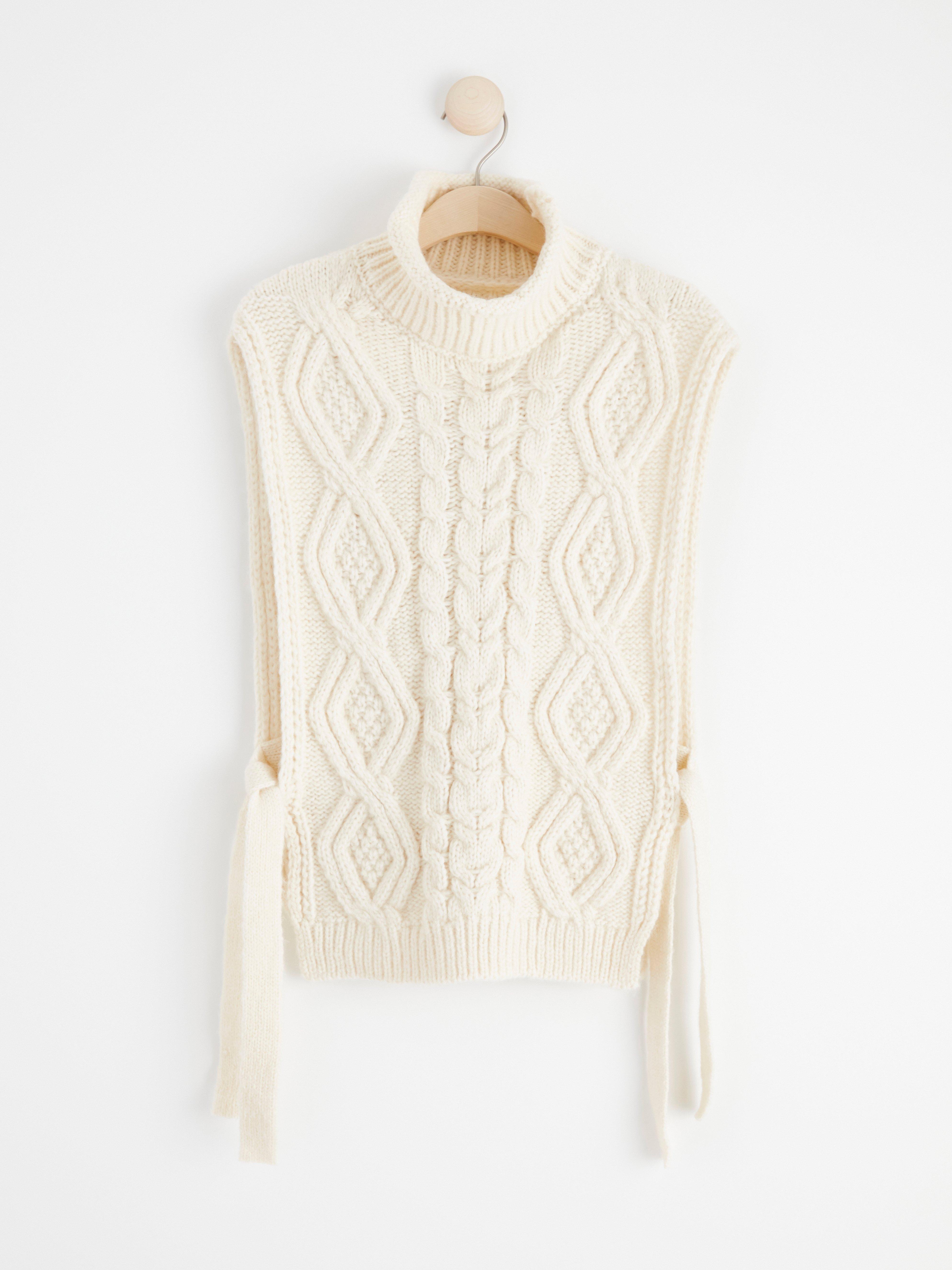Cable-knit bib neck | Lindex